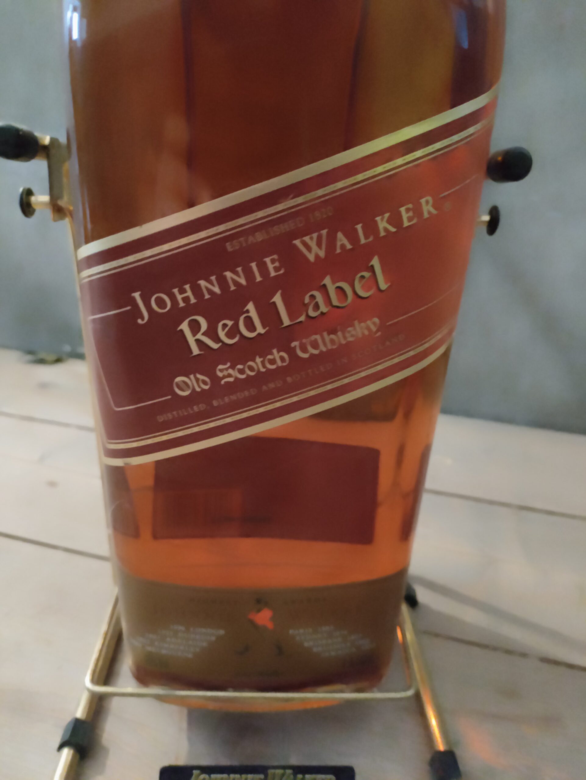 Whisky Johnnie Walker Red Label 40% 4,5 l. investiční alkohol na prodej ...